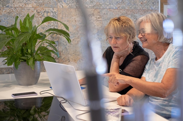 Seniors Who Ignore Tech Support Risk Isolation And Miss Benefits